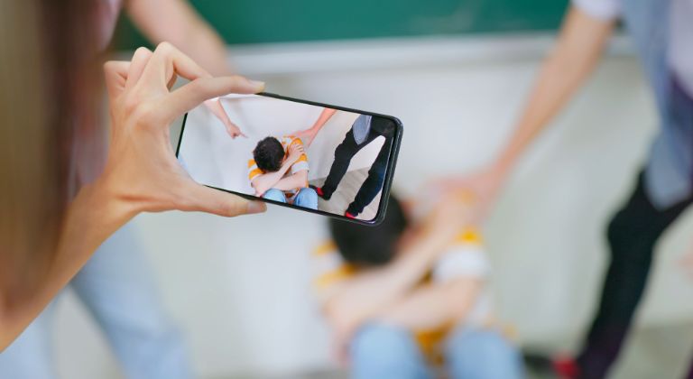 Informationen und Hilfen zu Cybermobbing